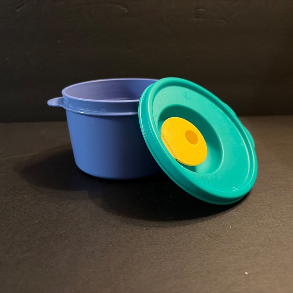 Vintage Tupperware 3155B-3 Blue 16oz. One-Handled Container w/ Vented ...
