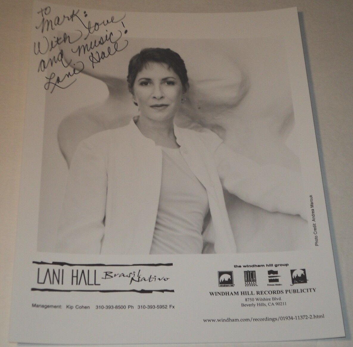 LANI HALL / SERGIO MENDES & BRASIL '66 SINGER / 8 X 10 B&W AUTOGRAPHED ...