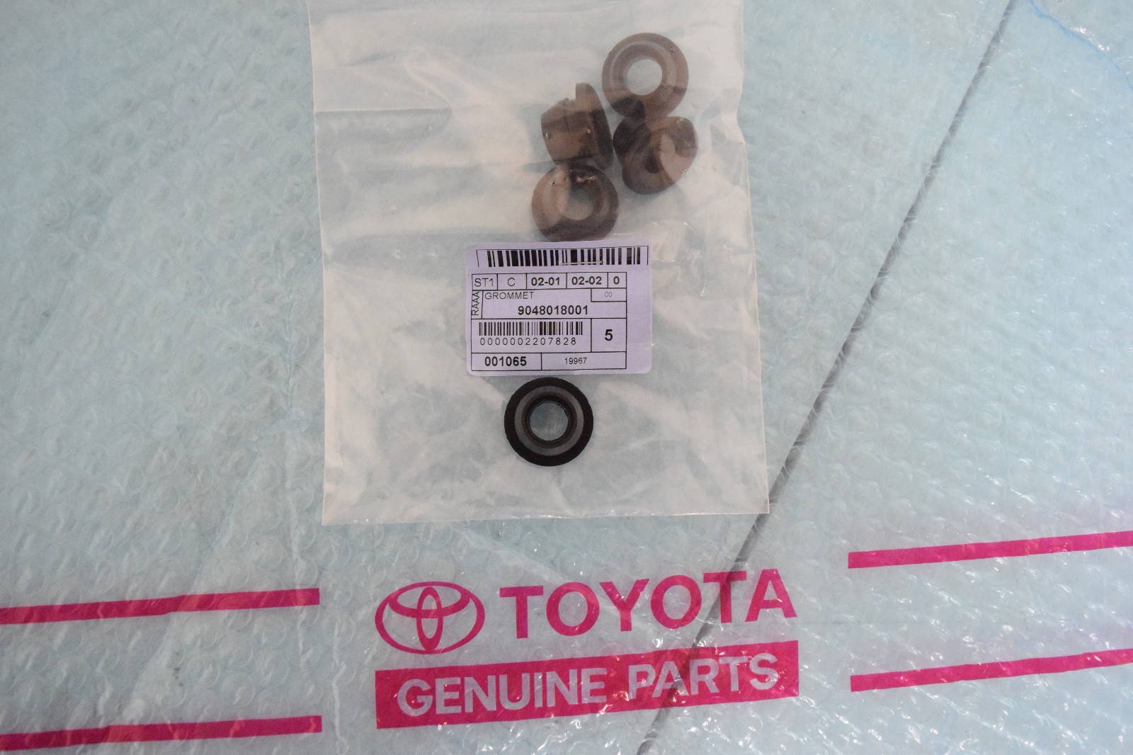 GENUINE TOYOTA LEXUS VALVE GROMMET 1 x 90480-18001 / 9048018001 (ONE ...