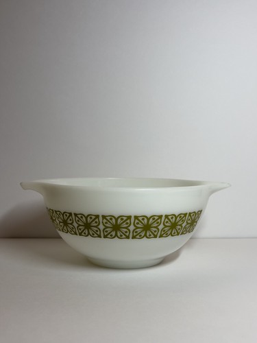 Pyrex Cinderella #442 1.5 Qt. Green Verde Square Flower Mixing Bowl W ...