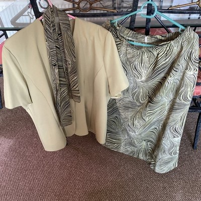 Smart Skirt Suit - Lime Green - Size 18-20- Elastic Waist With Matching ...