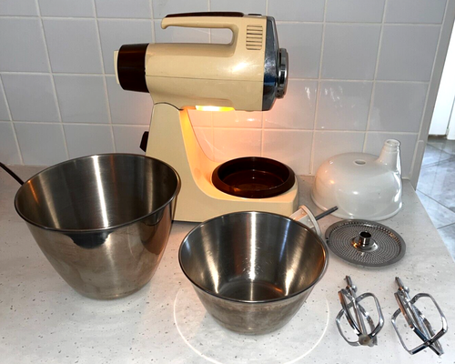 Sunbeam Mixmaster Power Plus 16 Speed Mixer + 2 Bowls, Juicer ...
