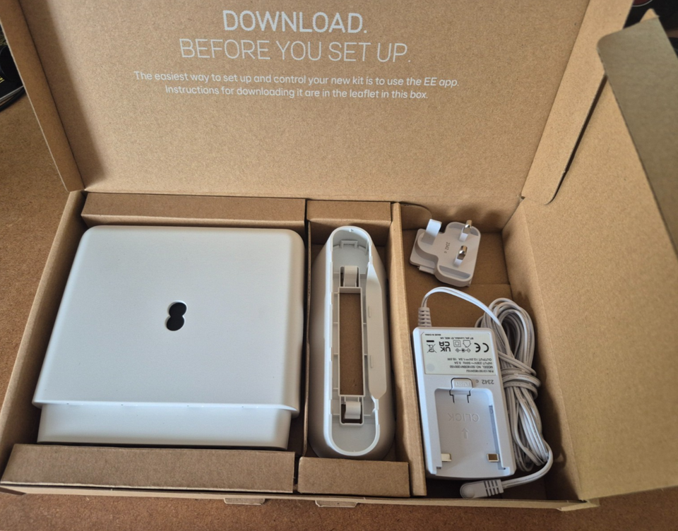 EE Smart WiFi Plus SW30A WiFi 6 Network Extender For use with EE Smart ...