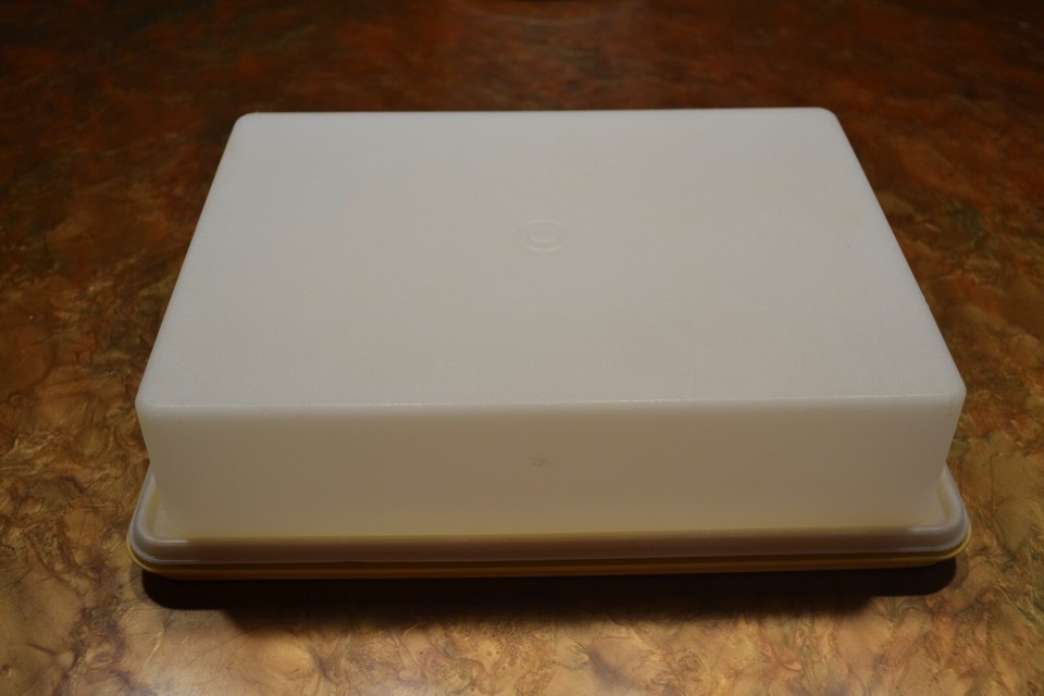 Vintage 9X13 Tupperware Rectangular Sheet Cake Carrier Harvest Gold ...