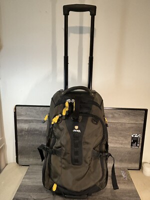 Jeep Rolling Handle Carry On Luggage Suitcase Duffle Bag 20x14x8 Olive ...