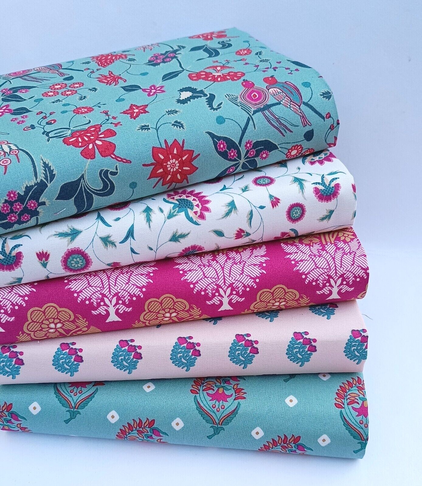 SEWING FABRIC BUNDLES FAT QUARTERS & SQUARES 100% COTTON MATERIAL ...