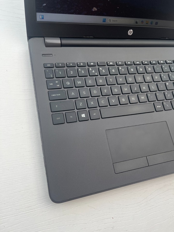 CHEAP WINDOWS 11 LAPTOP - AMD A6 - 8GB RAM -256GB SSD - FULLY WORKING ...