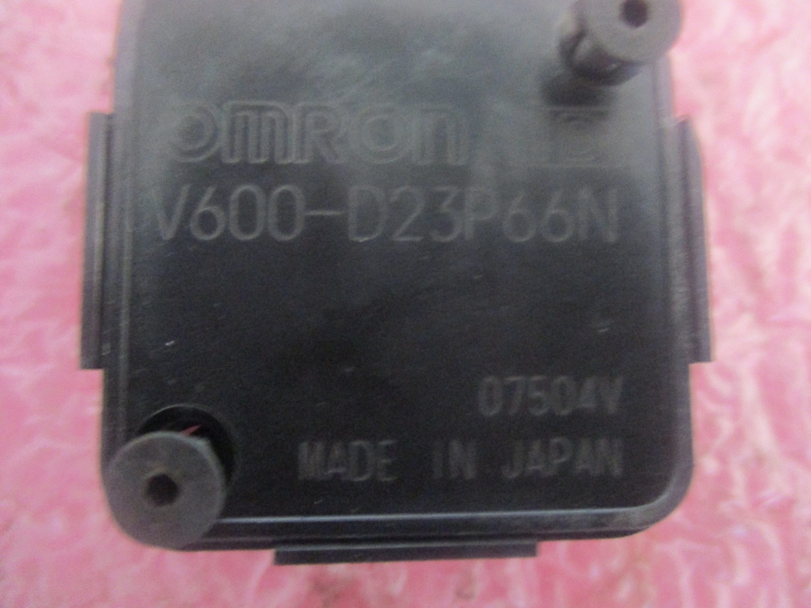 Omron Model: V600-D23P66N Data Carrier. Unused Old Stock. No Box | eBay