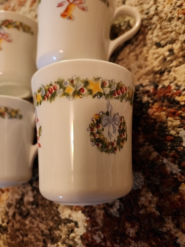 Set Of 4 1990s Corelle Christmas Joy Coffee Tea Cups Wreath Bell Candy ...