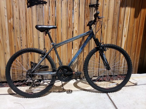 Roadmaster MT Sport mountain bike, 26in wheels, 18 speed, front ...