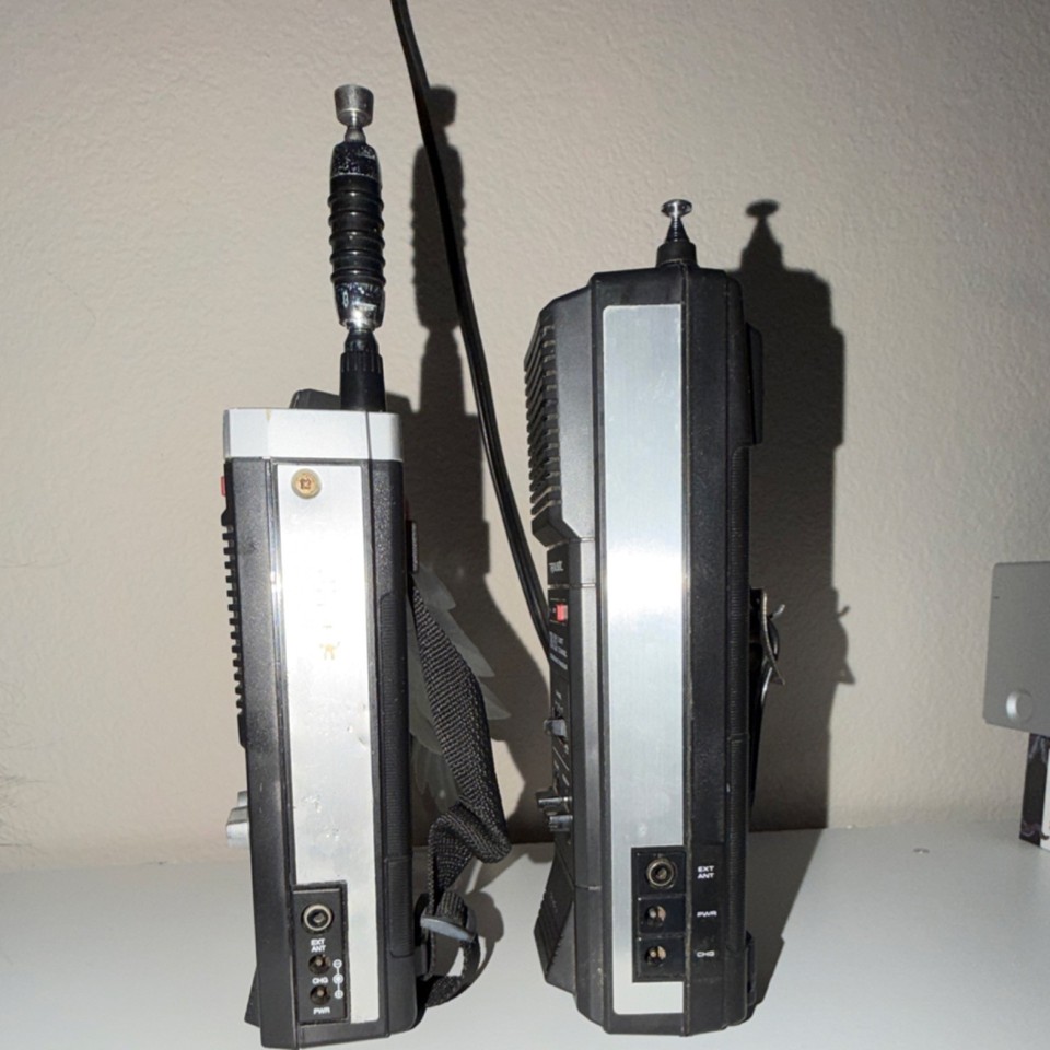 Realistic TRC-217 and 213 Handheld CB Radio Transceiver 40 Channel/ 3 ...