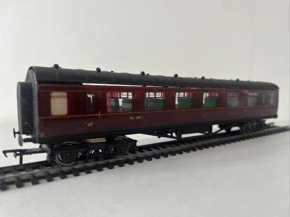 CODE 3 KIT BUILT OO GAUGE LMS 1ST 3RD CORRIDOR CARRIAGE COACH MAROON ...