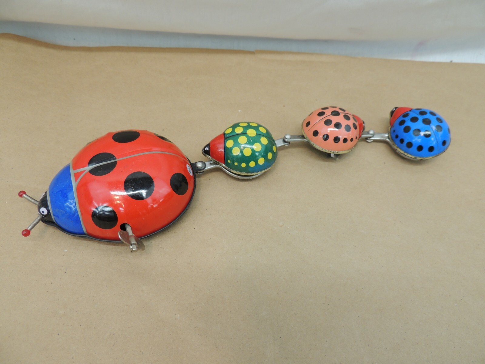 VINTAGE * CUTE * HS LADYBUG "TRAIN" METAL TOY WITH WHEELS WIND-UP ...
