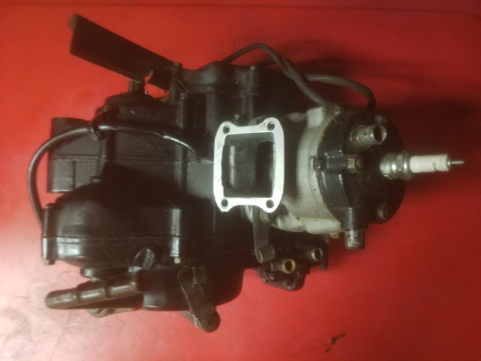 1985 CR80R CR80 CR 80 ENGINE MOTOR CRANKCASE CRANK CASE BOTTOM END ...
