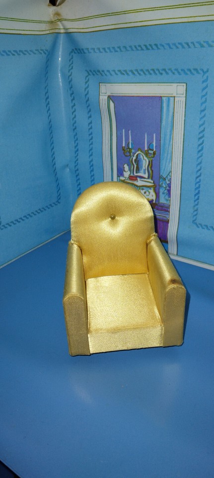 1969 IDEAL PETITE PRINCESS PATTI Vinyl Folding DOLL HOUSE +3 Furniture ...