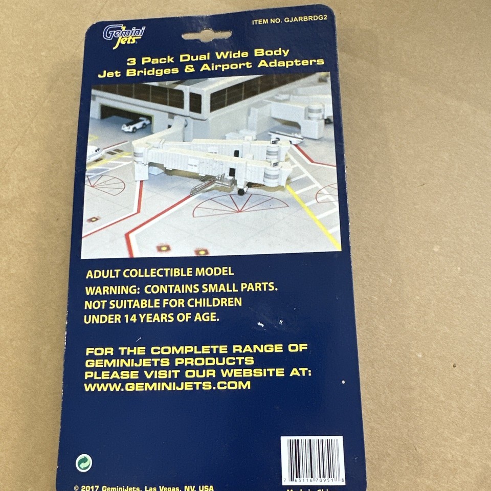 Gemini Jets Airbridge Set 2 with 3 Dual Widebody Jet Bridges and ...