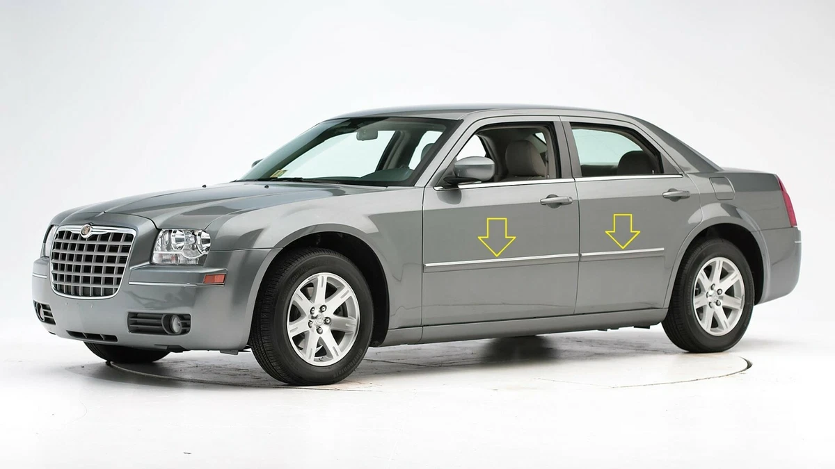 Halaquin 2005 Chrysler 300c Body Kits