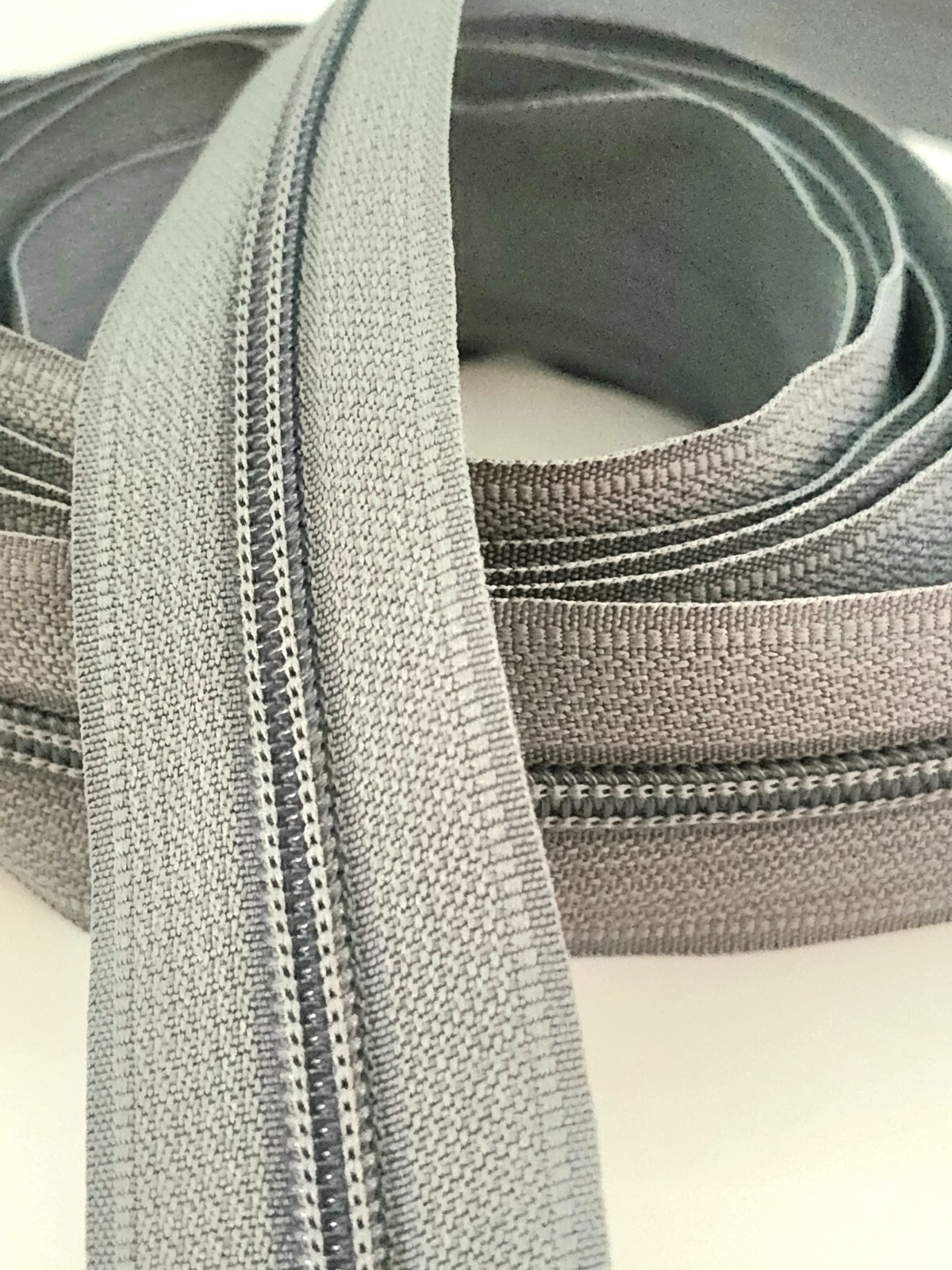 Light Grey Continuous Zip Chain No.5 Zipper & Autolock Sliders | eBay UK