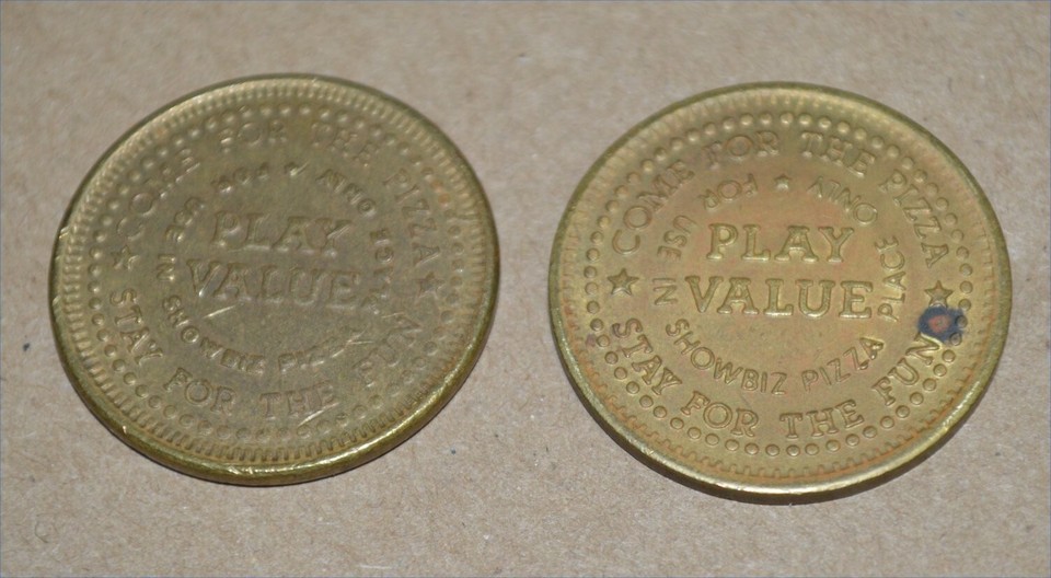 2 Vintage Showbiz Pizza Metal Gold Colored Play Coin Play Value Token ...