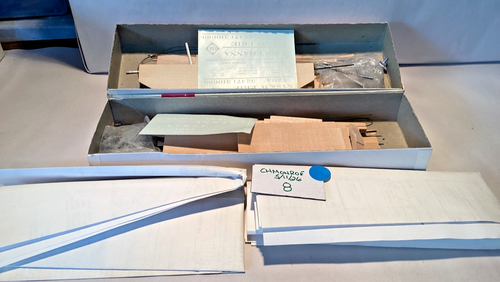2 Vintage Ambroid O scale kits #0-22 #0-17 Santa Fe caboose ERIE 3-bay ...