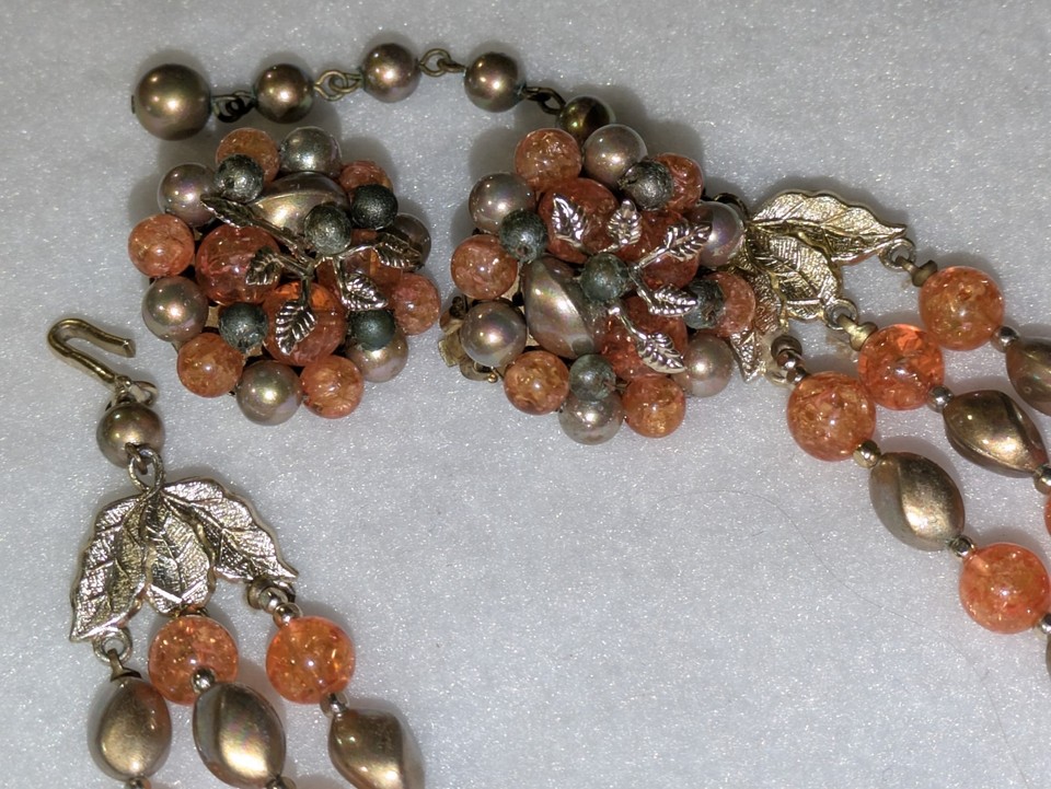 WONDERFUL VINTAGE TRI STRAND BEADED NECKLACE & CLIP CLUSTER EARRINGS ...