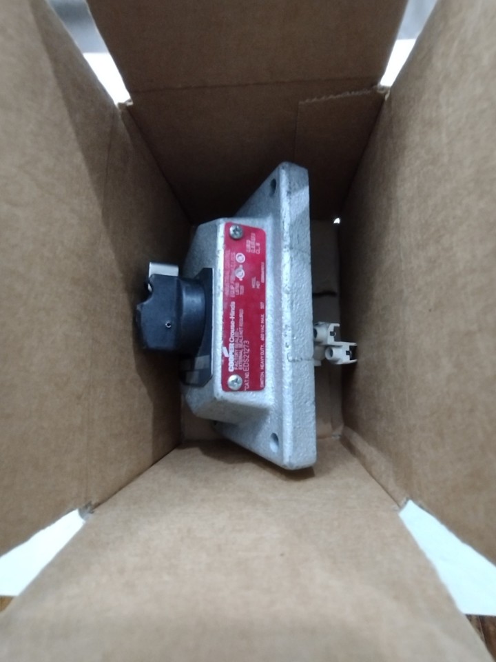 Eaton Crouse Hinds EDSC21273, EDS 3-Position Selector Switch Control ...