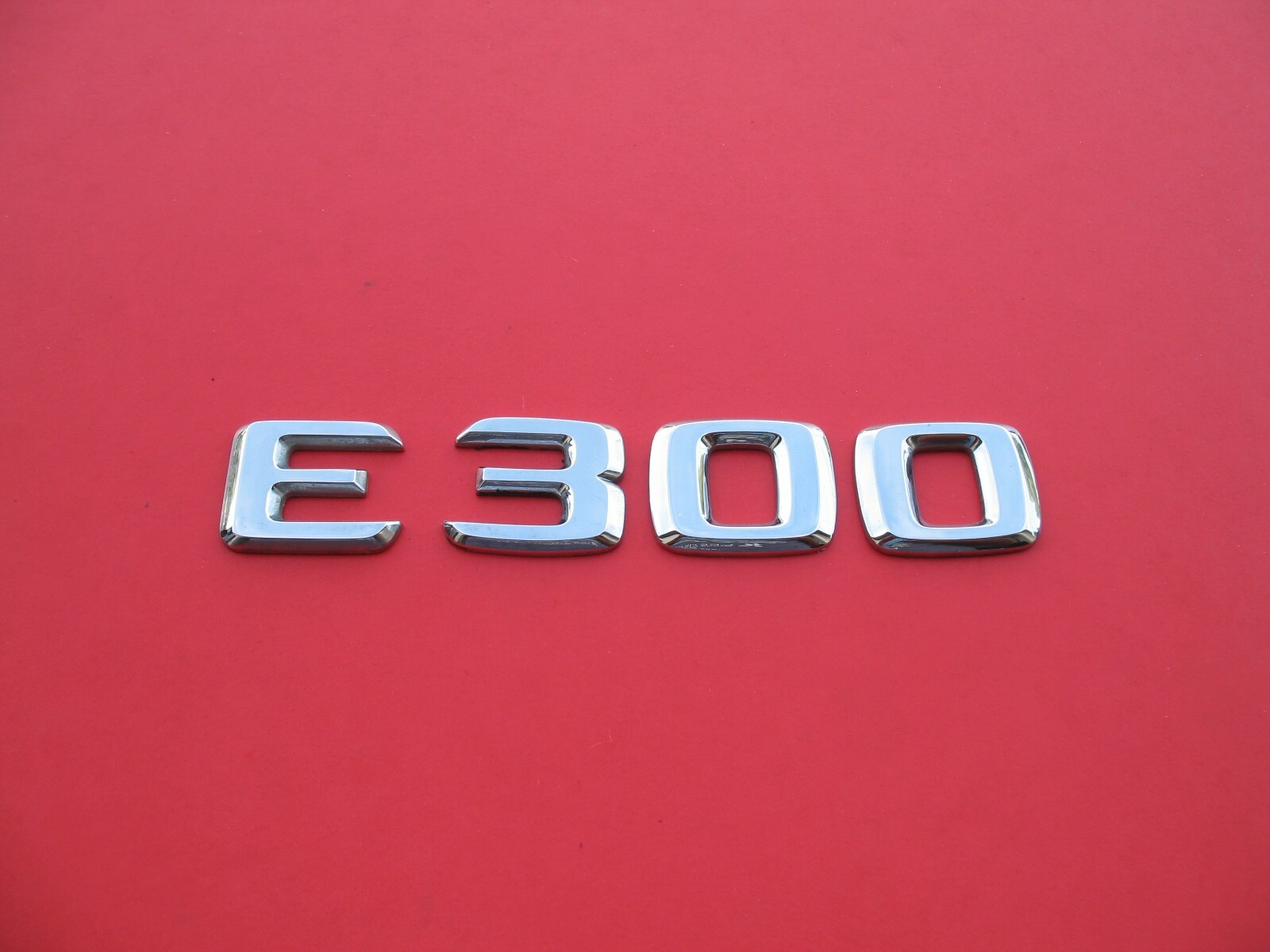 96 97 98 99 00 01 02 MERCEDES E300 REAR TRUNK LID EMBLEM LOGO BADGE ...