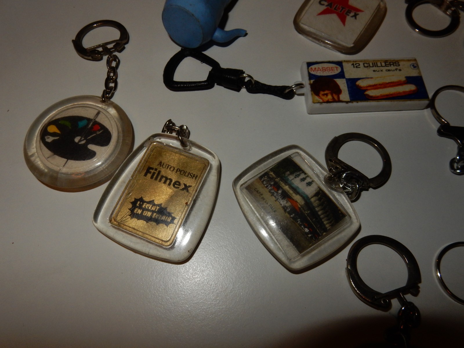 VINTAGE COLLECTABLE KEYRINGS French - A LOT OF 10 - REF NN | eBay