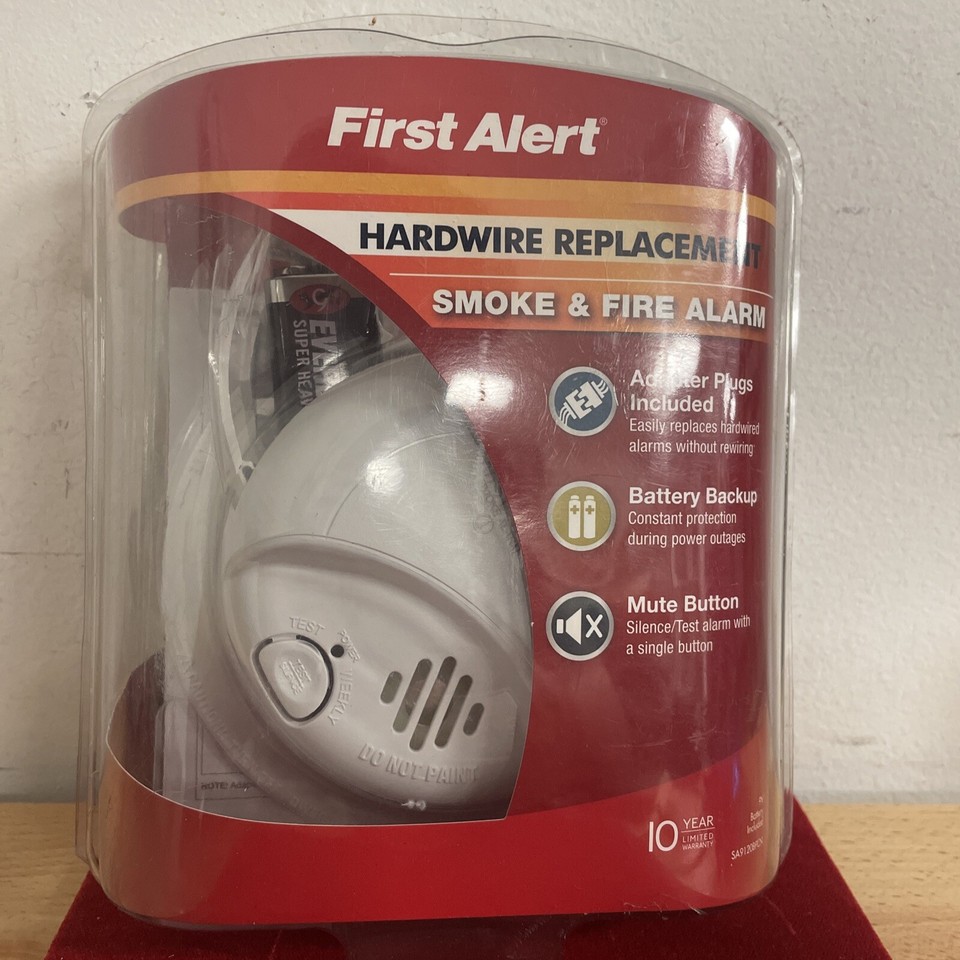 NEW! First Alert Smoke and Fire Alarm 120V AC Hardwired w/9V Battery ...