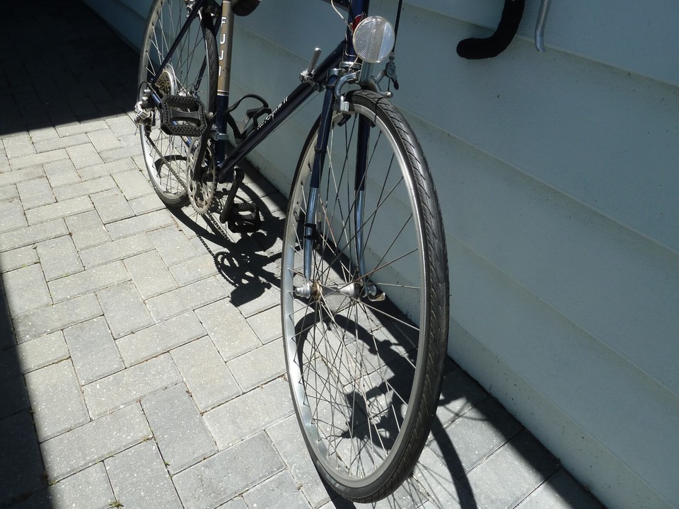 fuji royale 2 bike This bike has new tires and is tuned up /GREAT ...