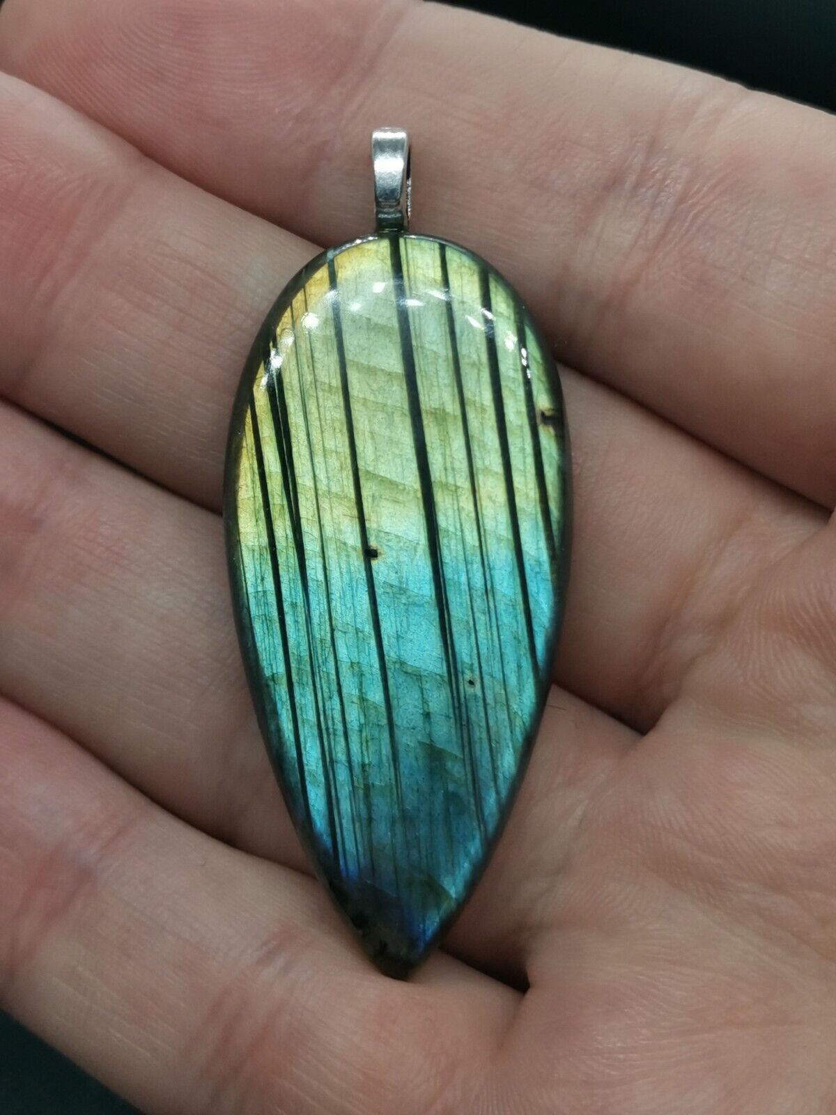 Natural Blue Labradorite Gemstone Pendant Lucky Gift Chakra Protection ...