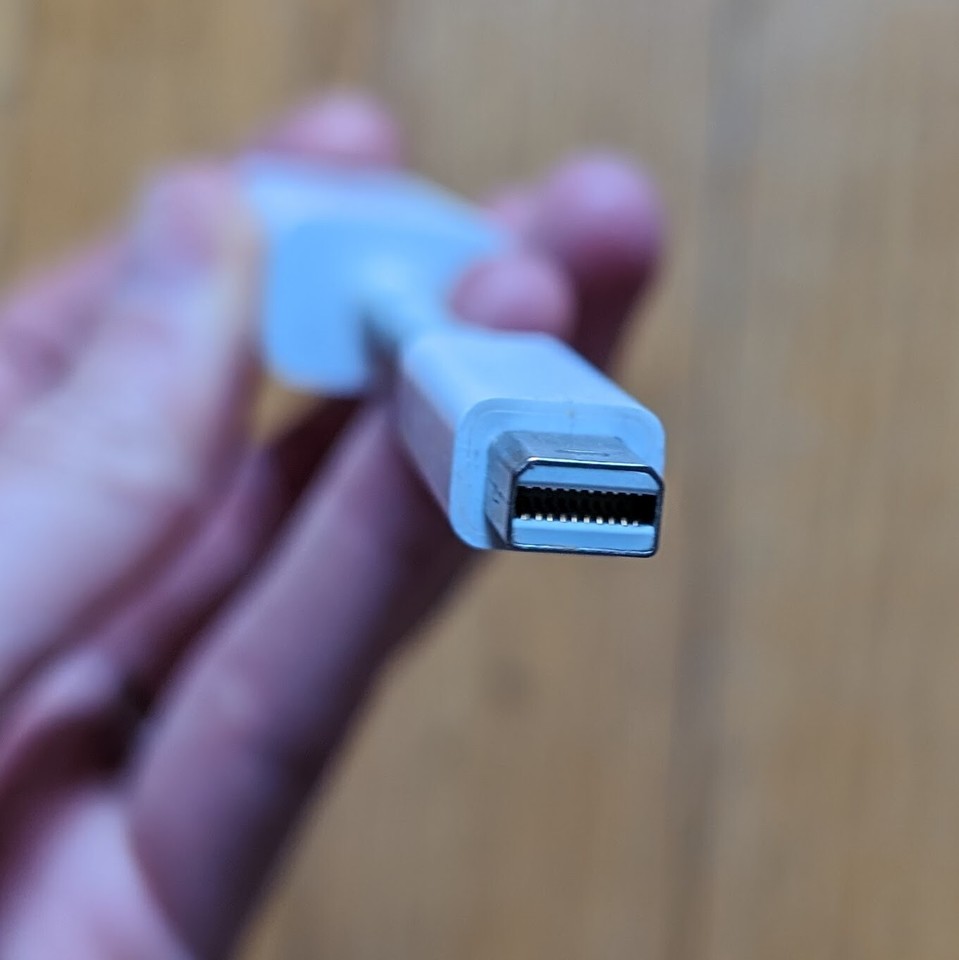 Apple Thunderbolt to Gigabit Ethernet Adapter RJ-45 MD463LL/A MODEL ...