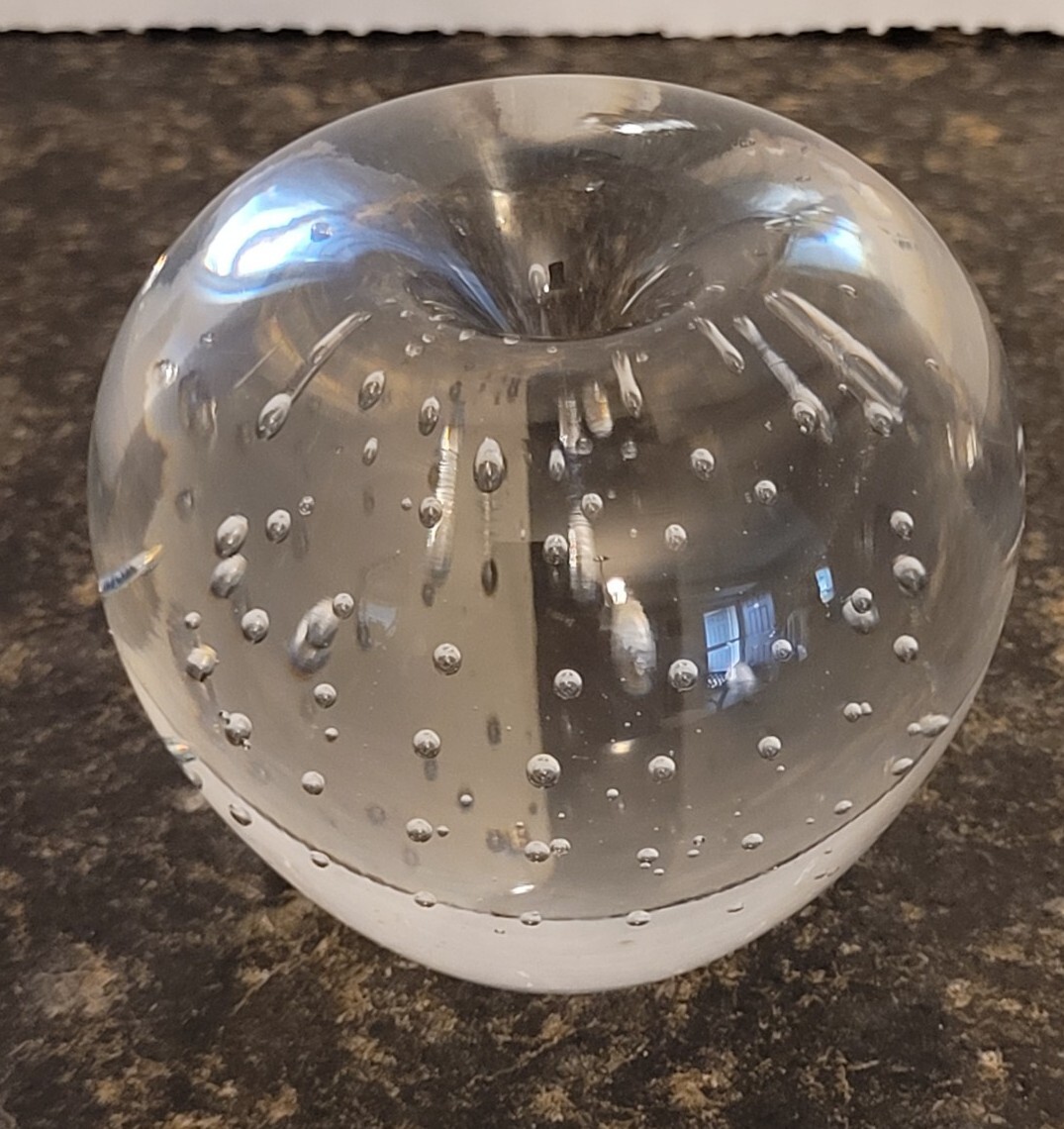 VINTAGE CLEAR GLASS APPLE PAPERWEIGHT WITH CONTROLLED BUBBLES H. 2.5 ...