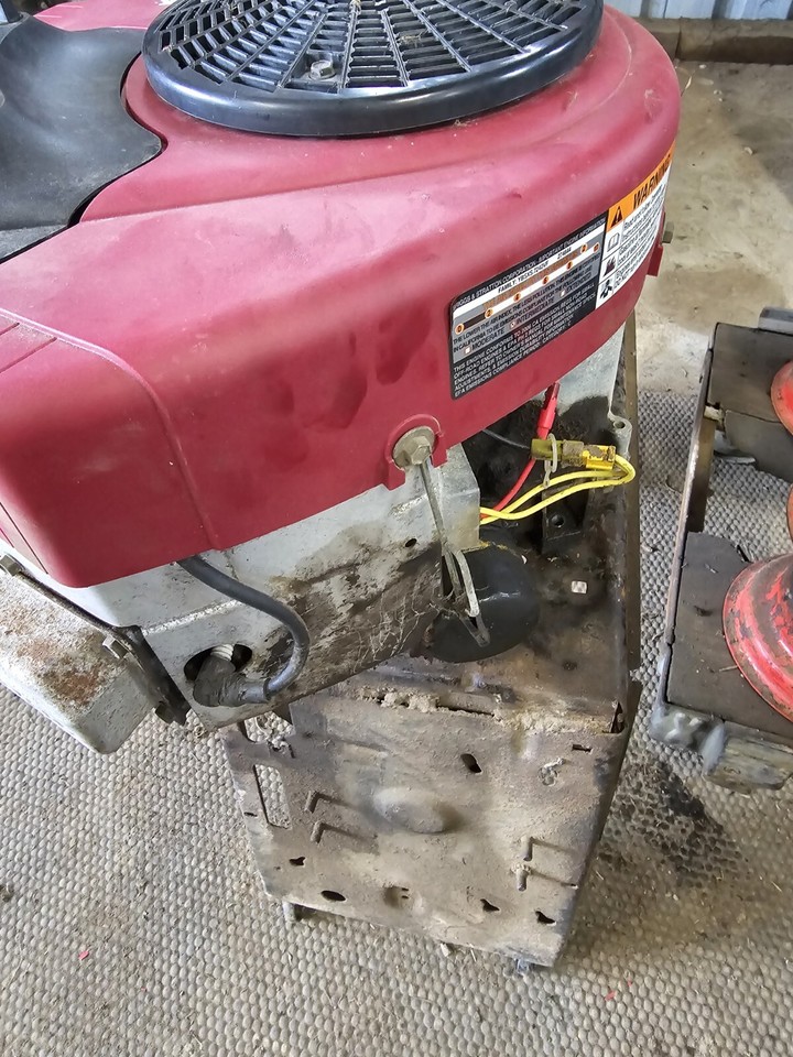 briggs and Stratton 20hp 20 hp intek ohv v twin ride on lawn mower ...