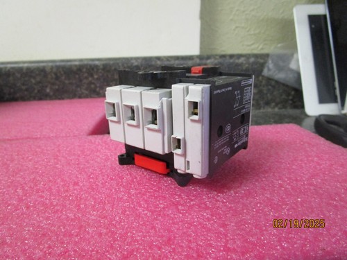 Schneider Electric Disconnect Switch Body 60947-3 V02 with 60947-5-1 | eBay