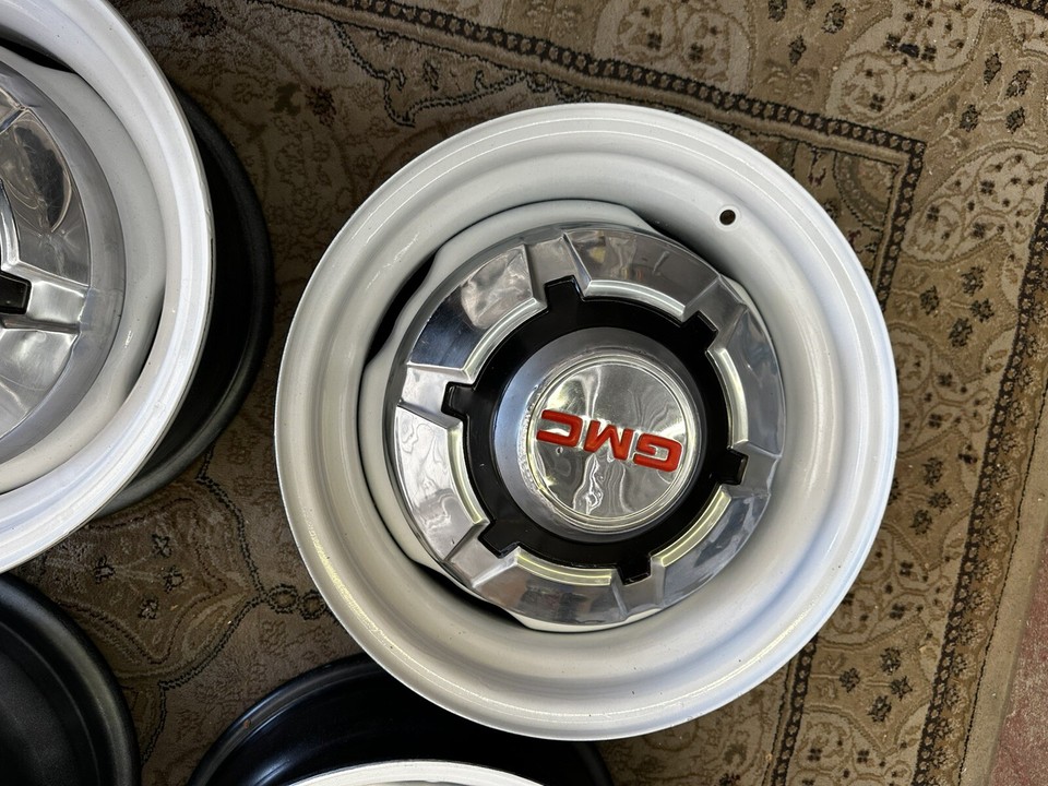 1967-72-87 C20 C30 GMC 8 LUG RESTORED PAINTED TRUCK WITH DOG DISH CAP ...