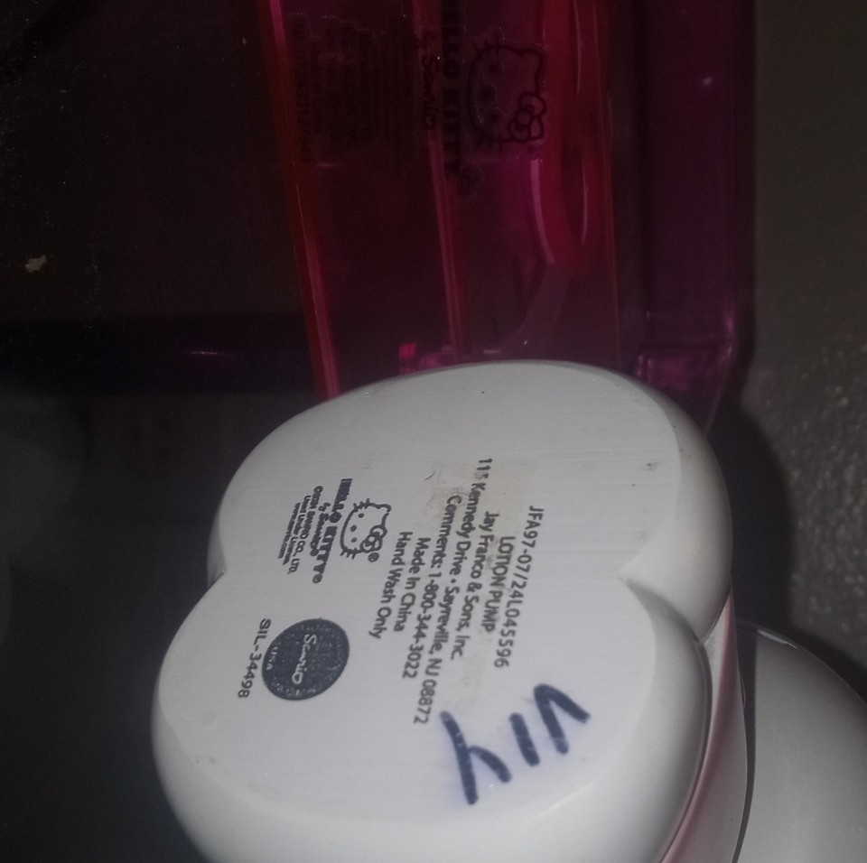 Hello Kitty Pink White Gold Plastic Glossy Cartoon Soap Dispenser ...