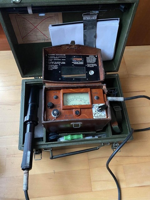 Working Famous DP 66 Military Roentgen Radiation Detector Geiger ...