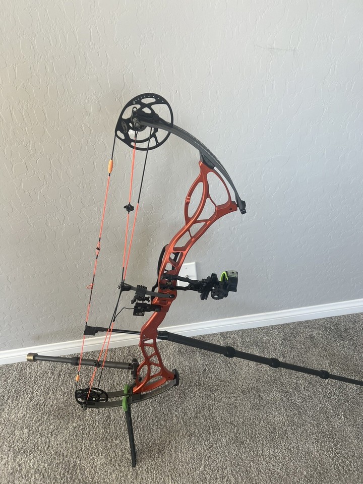 bowtech Fanatic 2.0 XL Target compound bow | eBay