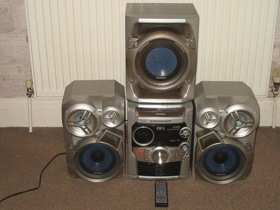 PANASONIC SA-AK520 5 CD STEREO SYSTEM WITH REMOTE 2 X SB-AK520 1 X SB ...