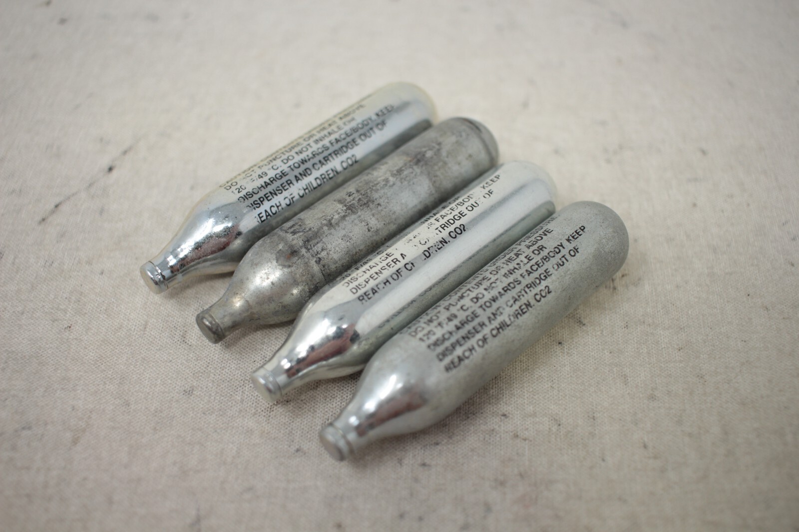 SET OF 4 12 Gram Threadless Non-Threaded CO2 Cartridge BB Bike Inflator ...