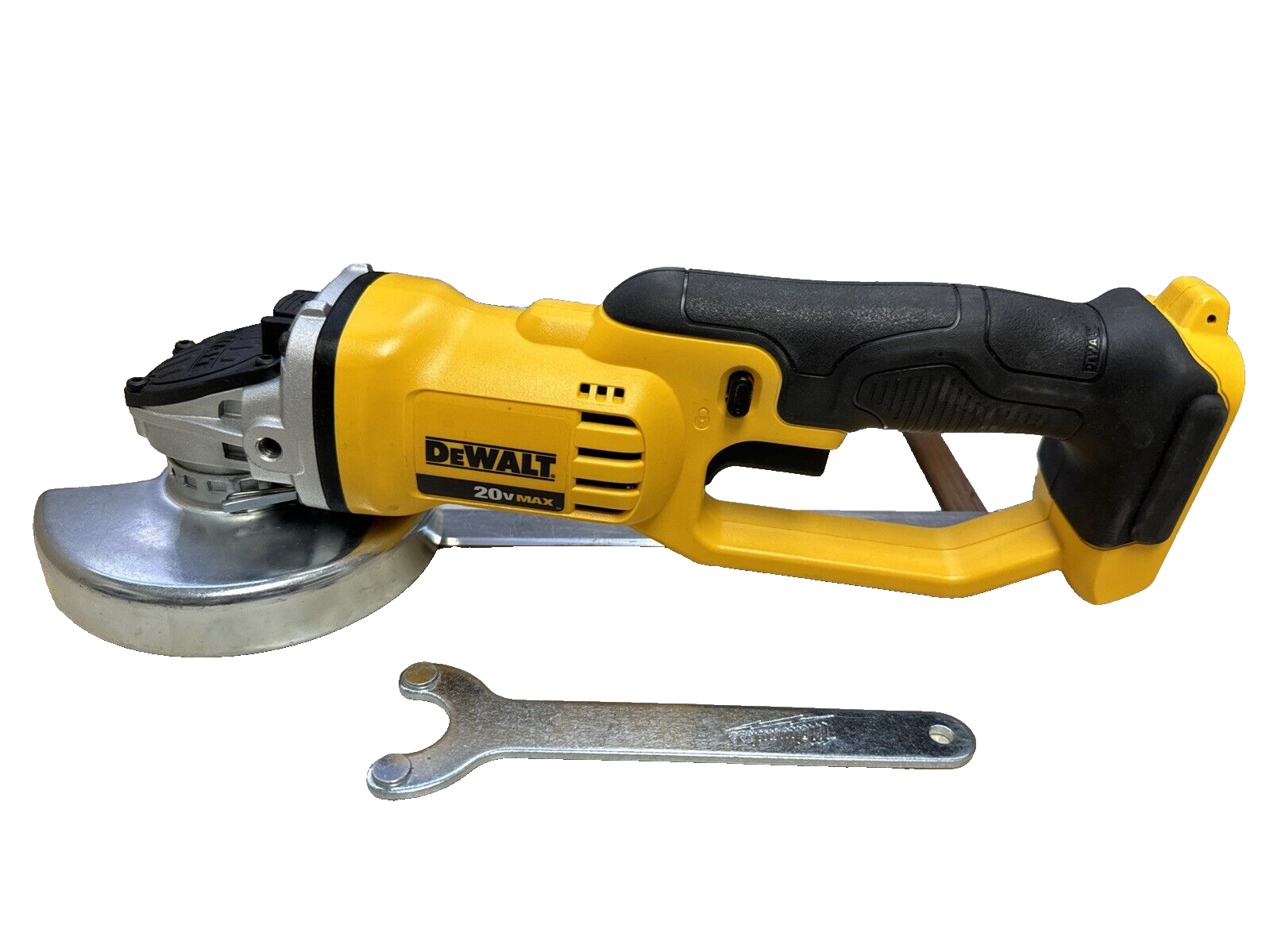 DEWALT DCG412B 20V 4 1/2" / 5" Cordless Angle Grinder (Tool Only ...