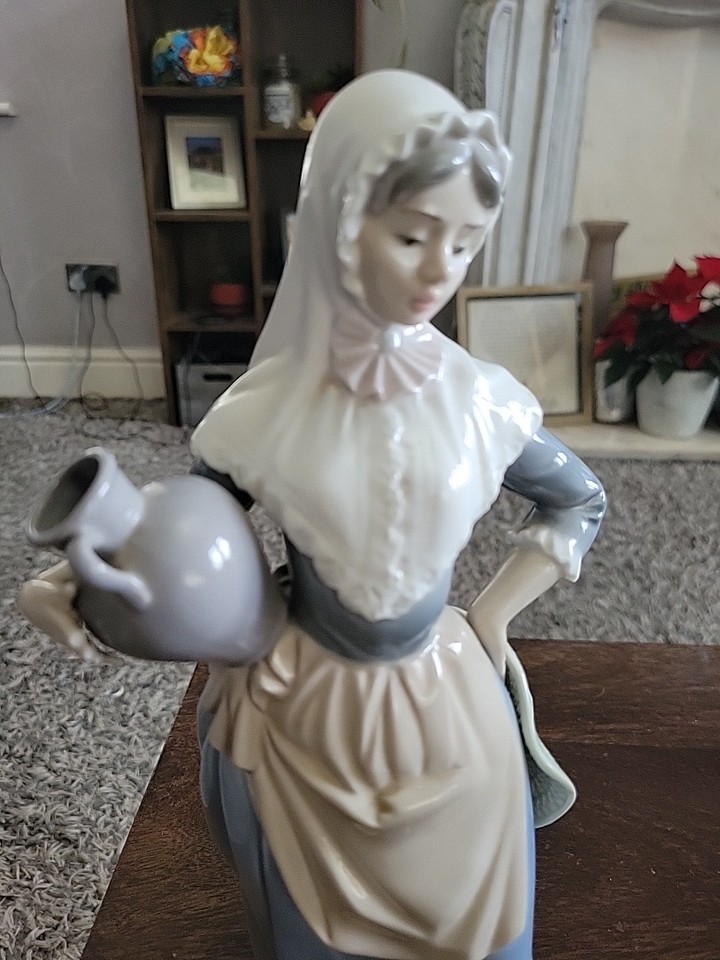 Lladro NAO Peasant Maiden Carrying Water Jug Figurine Large 12" 1985 ...