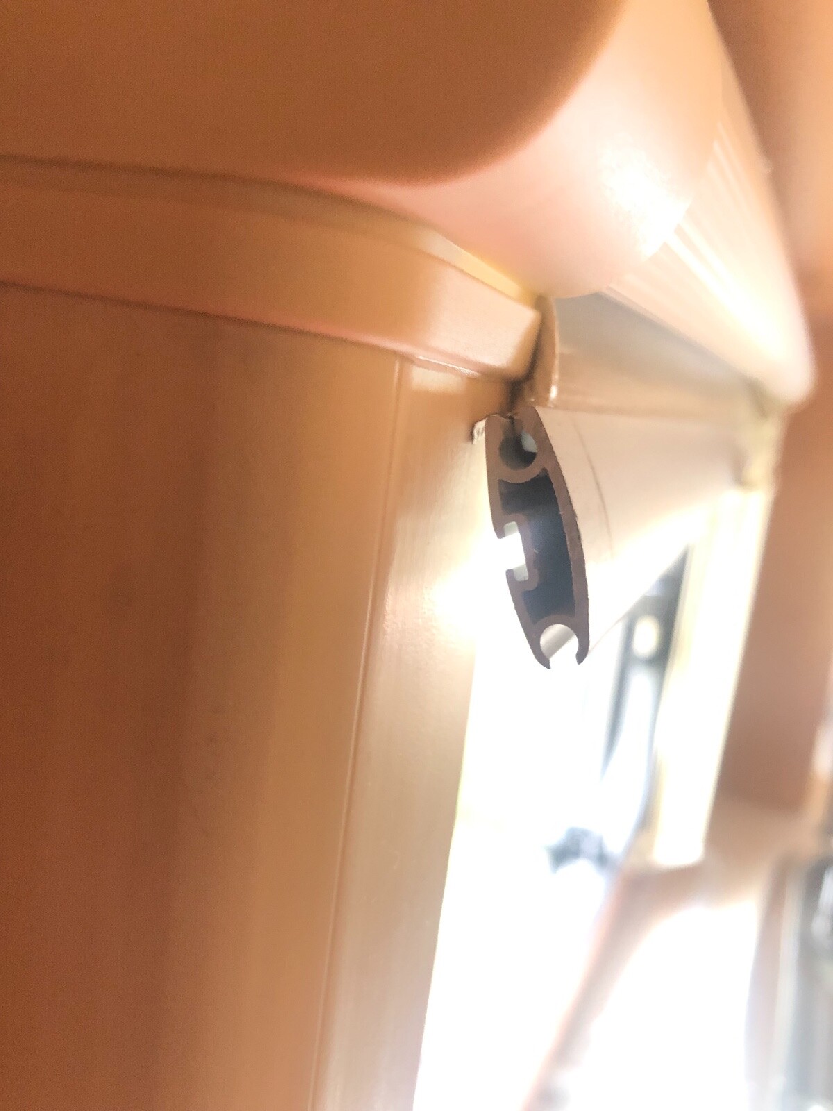 20 x Pair Flyscreen / Caravan Window Blind End Clips 20 L/H 20 R/H ...