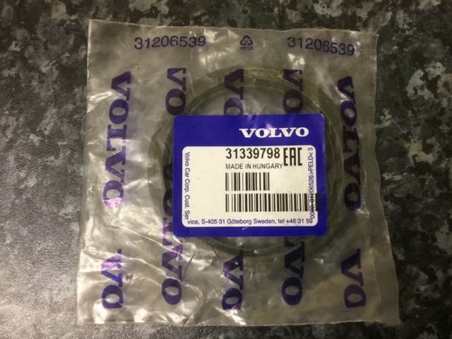 Volvo V70 Mk3 Engine Camshaft Radial Oil Seal 31339798 Genuine for sale ...