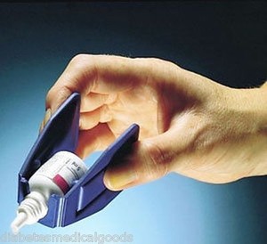 AUTOSQUEEZE Eye Drop Bottle Assister Squeezer Arthritis Medical ...