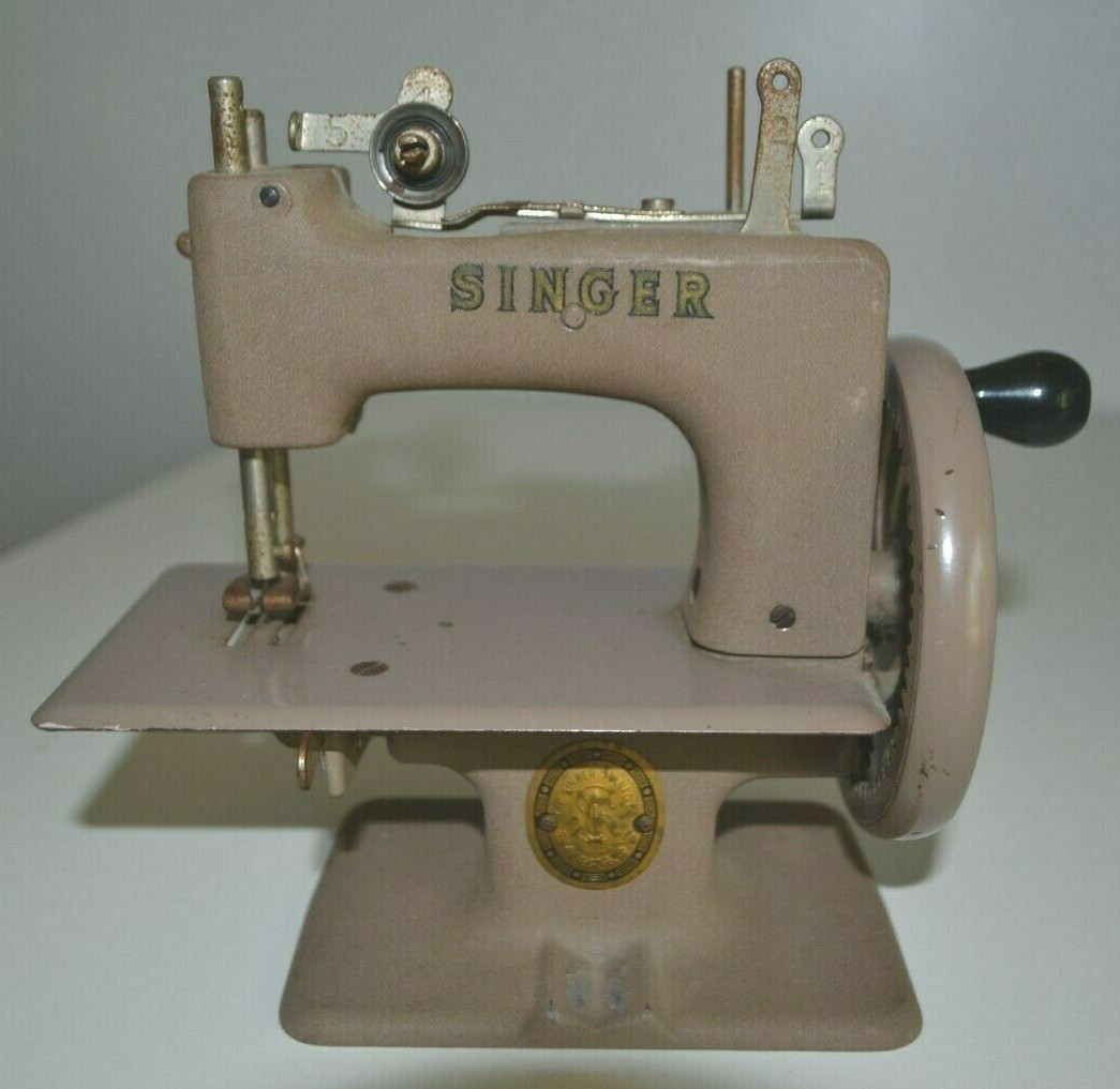 SINGER, Mini, Sewing Machine, Hand Crank, 1950's | eBay