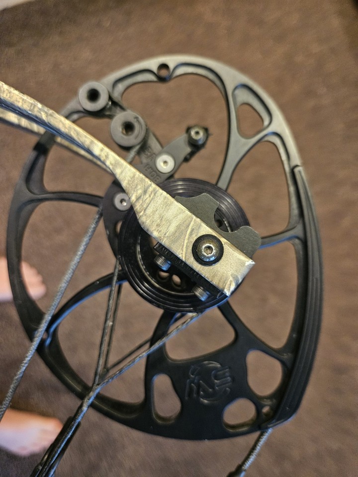 Mathews VXR 28 RH Realtree Edge 65/29 | eBay