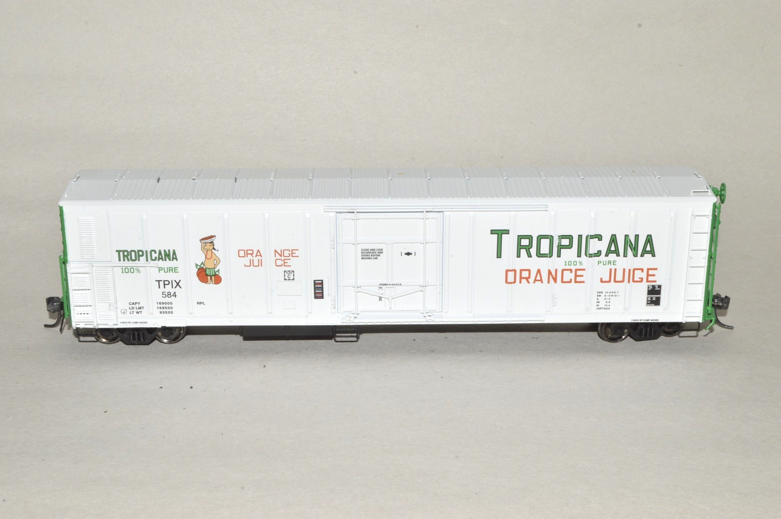 HO Red Caboose Tropicana Orange Juice 57' mechanical reefer car train ...