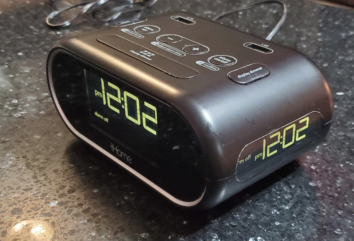 Ihome Hih33 Triple Display Alarm Clock With Dual Usb IHome HiH35B